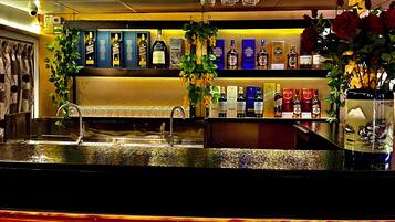 2 bares/lounges