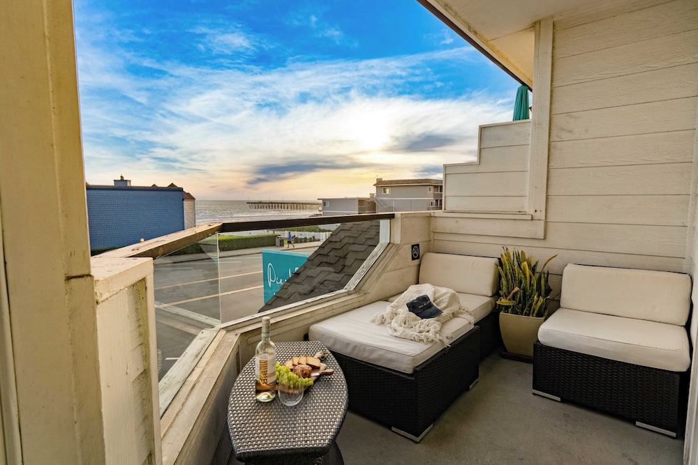 2 Cayucan Bungalows Steps To Beach + Shared Lounge Sleeps 12 - Cayucos, CA