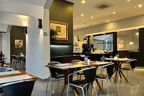 Apartamento | Restaurantes