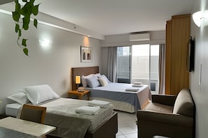Apartamento clássico | Roupas de cama premium, edredons de pluma, Wi-Fi de cortesia