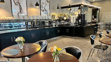 Apartamento Clássico | Restaurantes