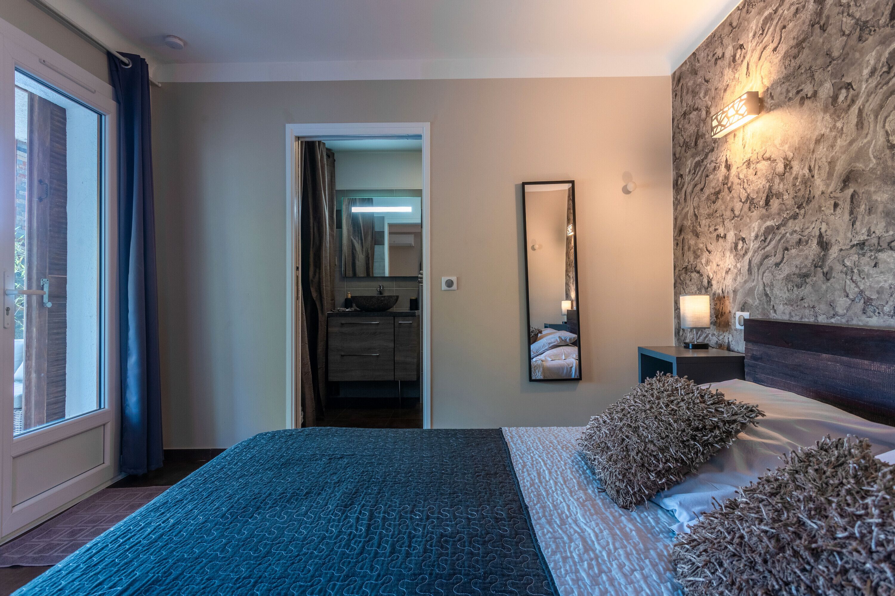 Room 'Premium 4' With Shared Pool, Wi-fi And Air Conditioning - Sainte-Maxime