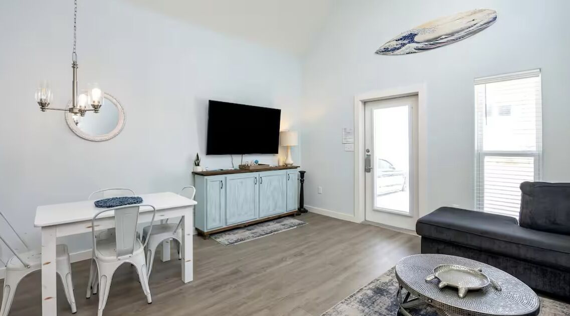 Walk To The Beach! Fishing! Pool, Pirate Ship Playground, Splash Pad + Pets Ok - Corpus Christi, TX