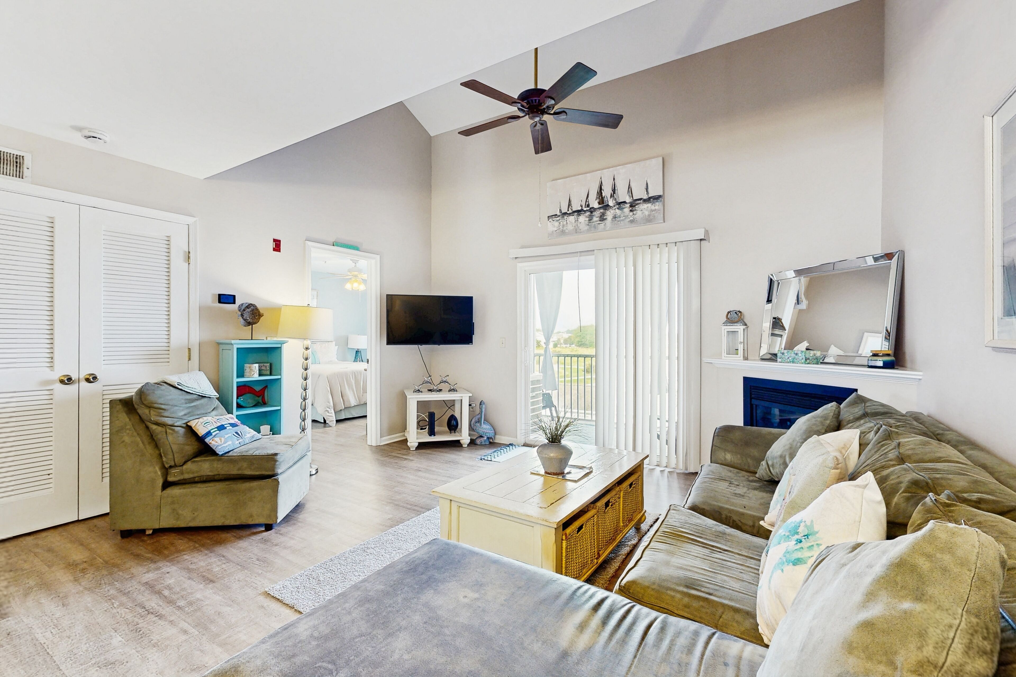 Bethany Bay 2nd Floor Condo W/shared Pool, Tennis Court, On-site Golf, Balcony - Bethany Beach, DE