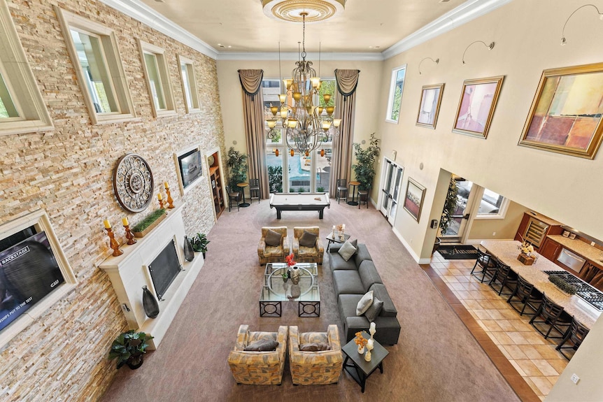 Spacious 2br Reno Suite · Spring Season & Pool - Reno