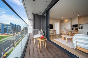 Apartamento conforto, sacada | Terraço/pátio