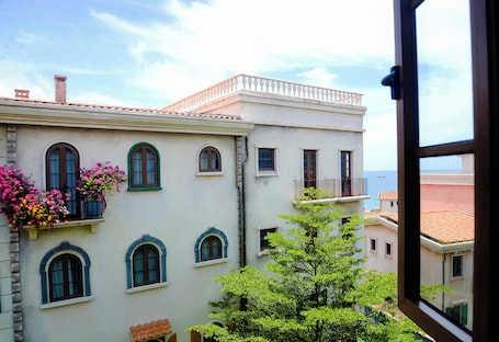 Vista para a cidade. Tina's House & Spa