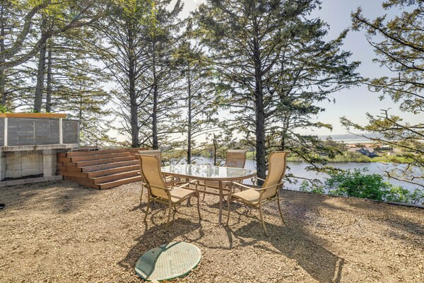 Walk To Winema Road Beach: Home W/ Hot Tub! - Pacific City, OR