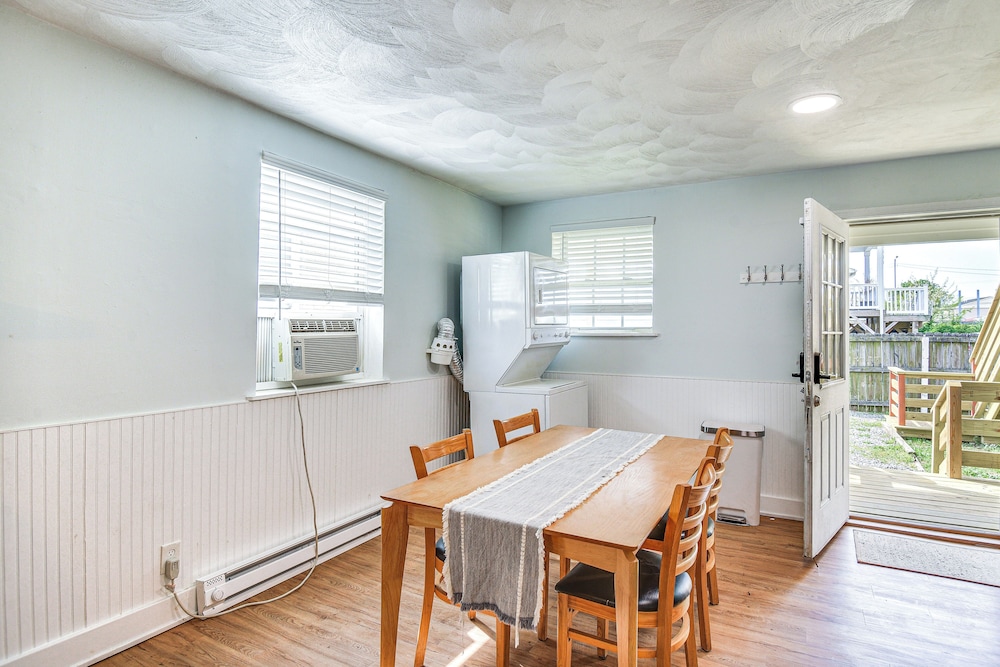 Walk To Beach & Chesapeake Bay: Norfolk Retreat! - Norfolk, VA