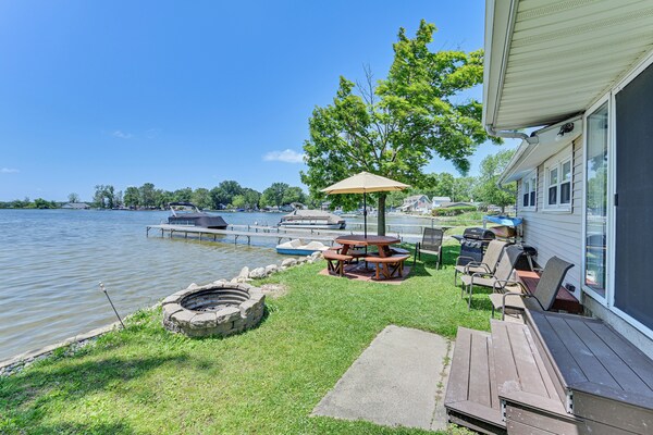 Lakefront Gem W/ Watercrafts & Dock In Coldwater! - Fremont, IN