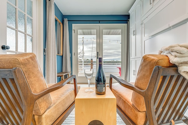 Dock, Deck & View: Lakefront Chippewa Falls Studio - Lake Wissota State Park, Chippewa Falls