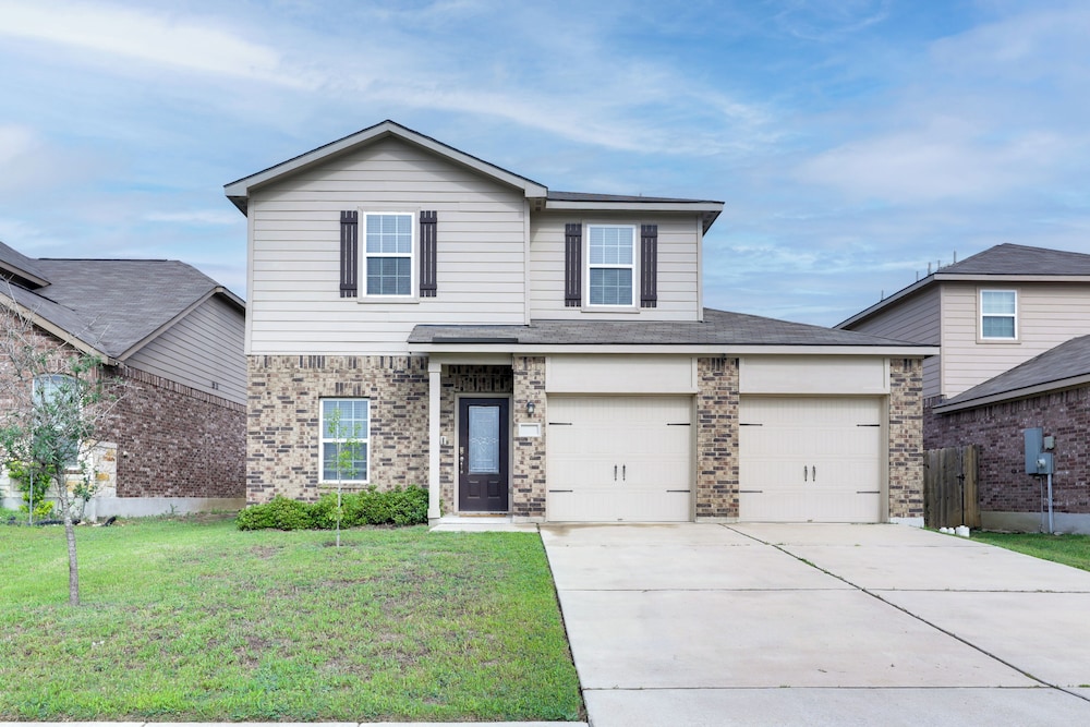 Pet-friendly Home W/ Fenced Yard In Manor - Elgin, TX