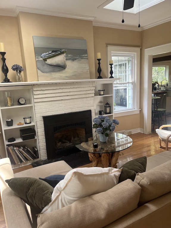 Charming 1 Bedroom Stony Brook Cottage -Walking Distance To Village & University - Stony Brook, NY