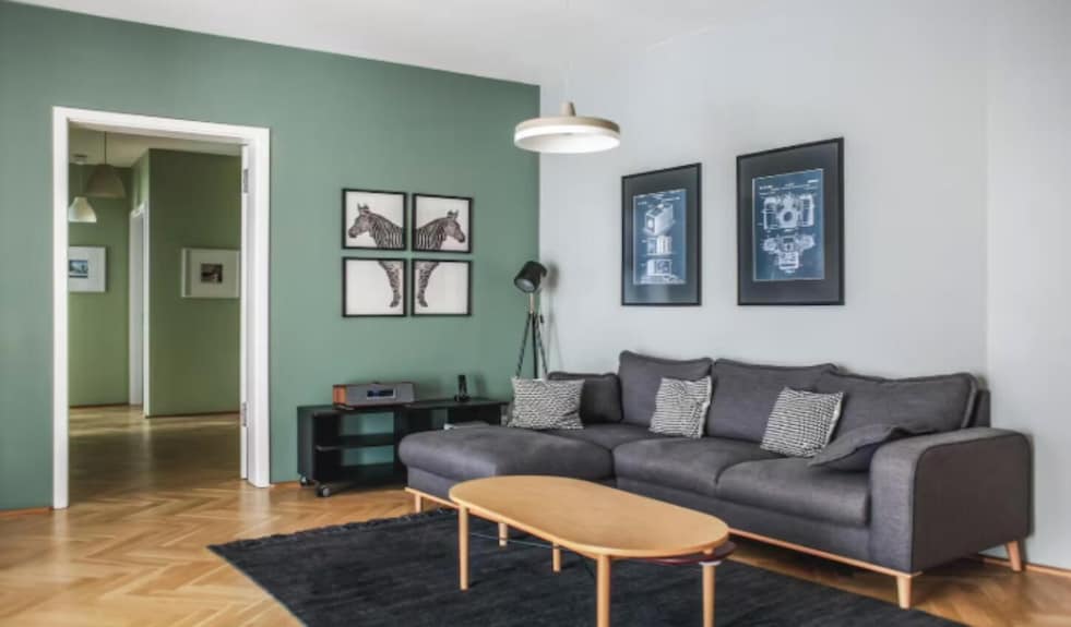 Experience Refined Living In A Fully Renovated Berlin-mitte Residence - 十字山