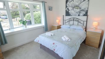 1 quarto, com decoração personalizada, com mobília individualizada