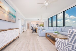 Apartamento em Condomínio Fechado, 4 quartos | Sala de estar