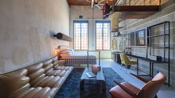 Quarto casal premium, vista para a cidade | 1 quarto, frigobar, cofres nos quartos, individualmente decorados