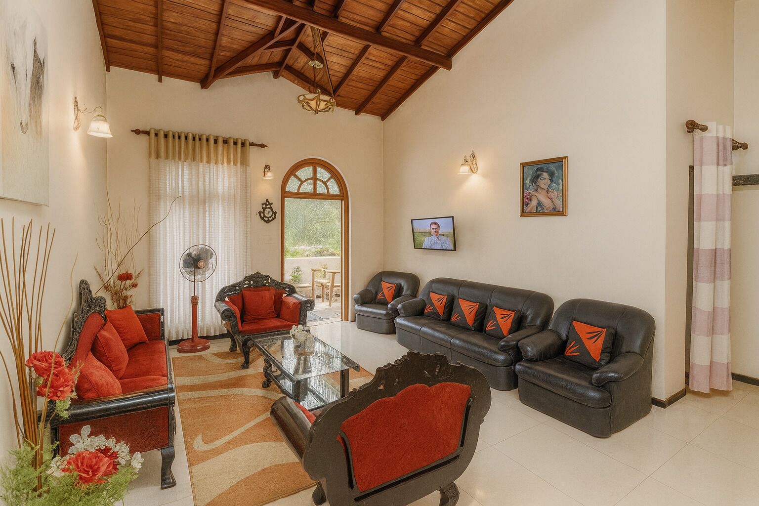 Villa de Luxo | Sala de estar | Televisor LED de 32 polegadas com canais via satélite 