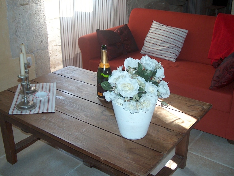 La Lisière: Charmante Maison En Pierre Avec Jardin - Périgord