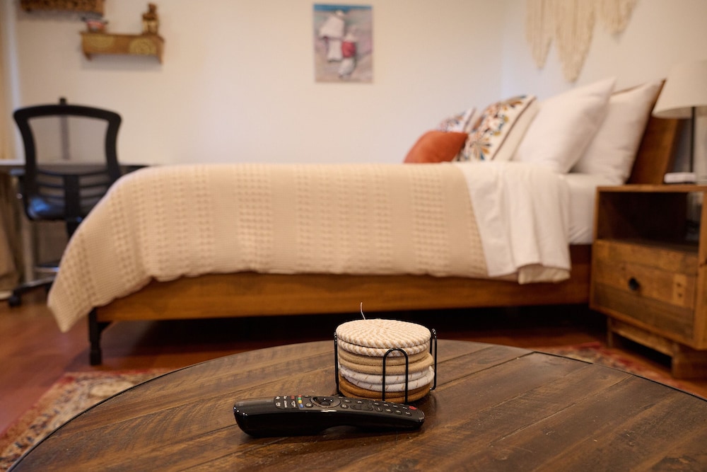 Peaceful Berkeley Hills Studio - Bay View + Private Deck + Prime ...