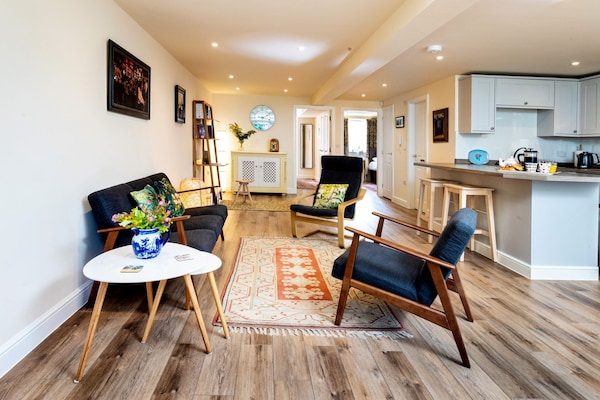 Bright Apartment With Patio Garden, No Deposit - Skipton