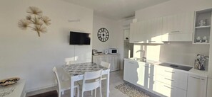 Apartamento, 2 quartos, para fumantes, varanda | Sala de jantar