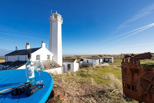 Lighthouse With Sea-views In Cumbria, No Deposit - Barrow-in-Furness