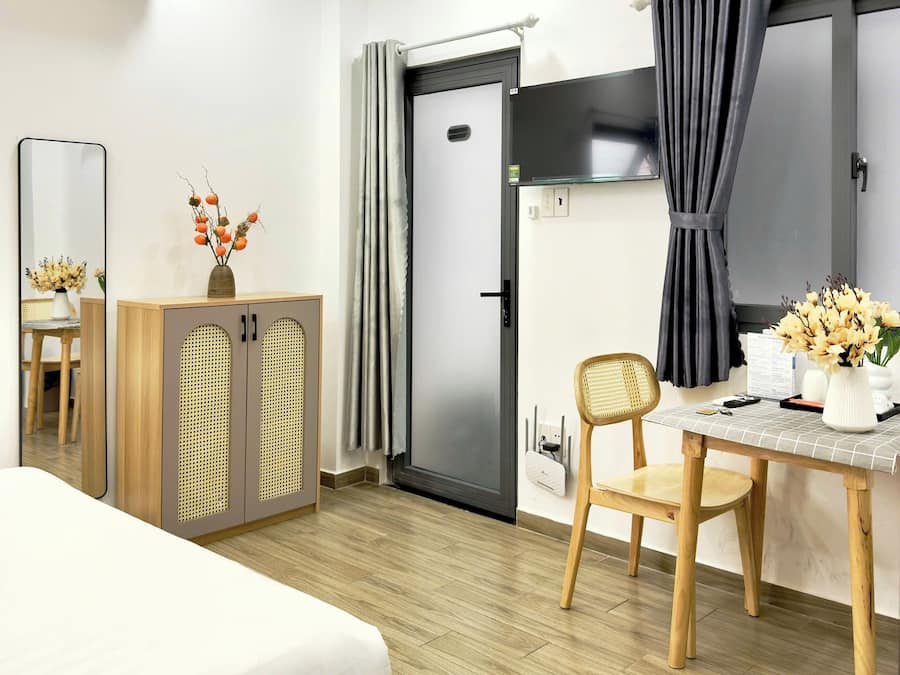 Estúdio Deluxe | Com mobília individualizada, secretária, cortinas/cortinados opacos