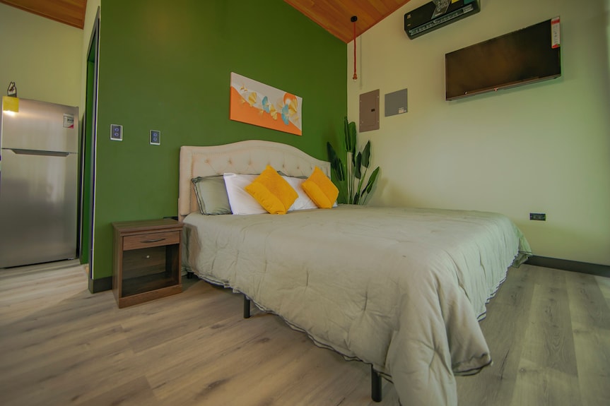 Refugio Verdanza-king Bed, Balcony With Jacuuzi, Wifi, Ev Charger - La Fortuna