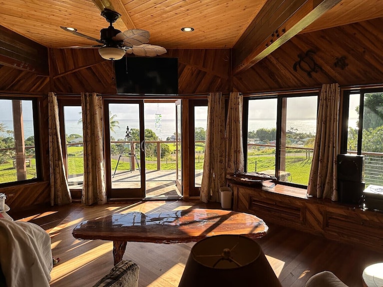 Magic Skies Surfs Up Room - Hawaii