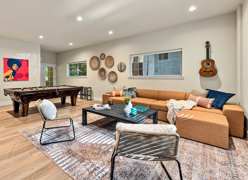 Modern Nevada City / Grass Valley Family - Chef's Kitchen, Hot Tub, Pool Table - Nevada City, CA