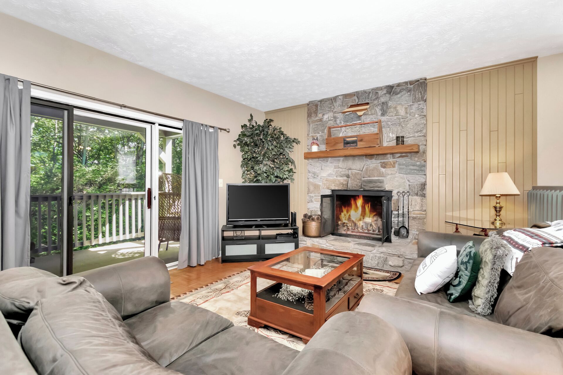 Quail 3 | Fireplace, Restaurant, Pool, Spa - Blowing Rock, NC