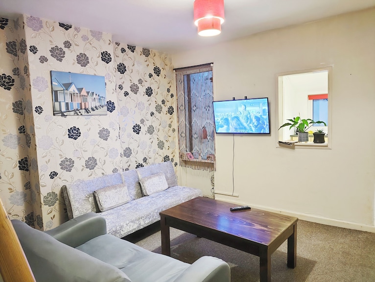 2-bedroom Terrace House In Weymouth - Chesil Beach