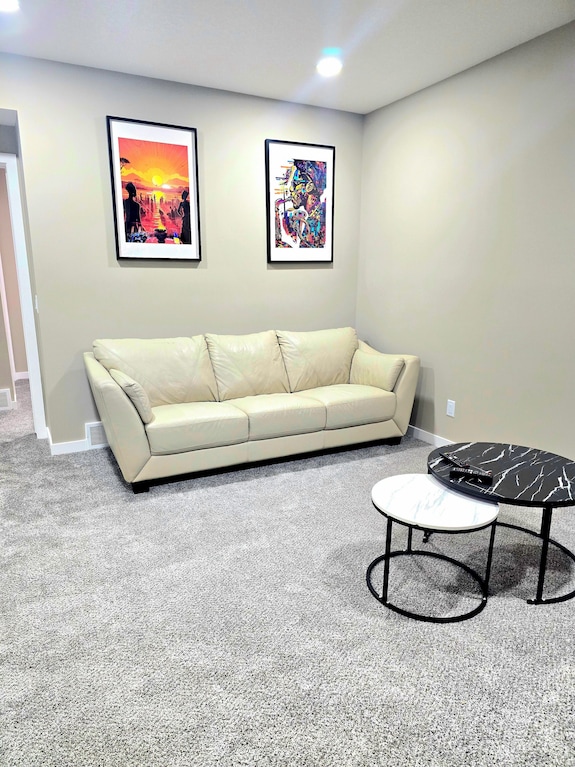 Private, Cozy, Lux, Spacious One Bedroom Suite - Airdrie