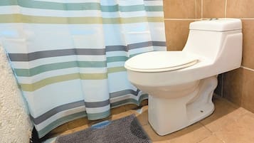 Quarto Quádruplo Comfort | Casa de banho