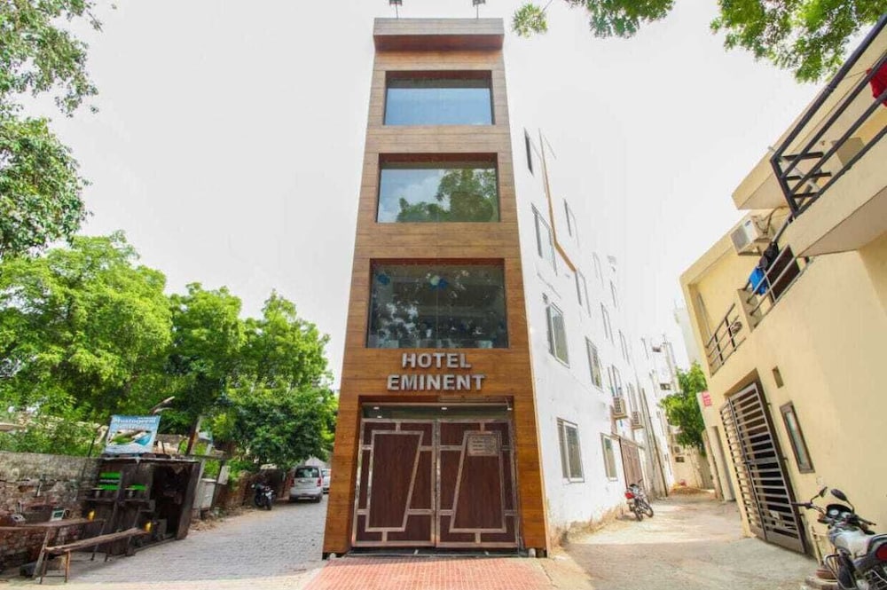 Hotel Eminent - Agra