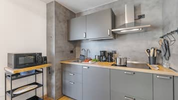 Apartamento Standard, vários quartos (Residenza I 3 Mori B) | Cozinha privada | Um frigorífico, uma placa de cozinha, uma cafeteira/bule