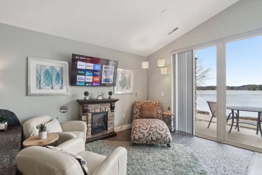 Lakefront Beach Delight At Delton Grand - Great Wolf Lodge | Wisconsin Dells, Baraboo