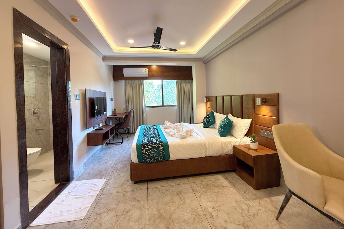 Quarto Duplo Deluxe, Vista para a cidade | Secretária, secretária adequada para computadores portáteis