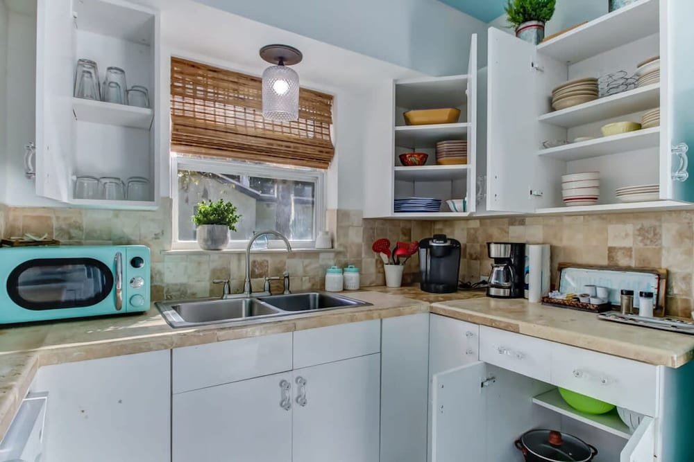 Hot Tub Free Parking Retro Cottage Games - St. Augustine, FL