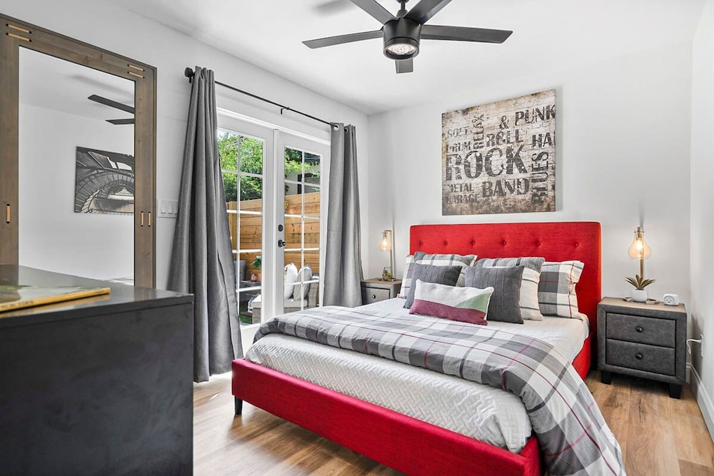 Renovated Bungalow With Work Space Kitchen Patio - St. Augustine, FL