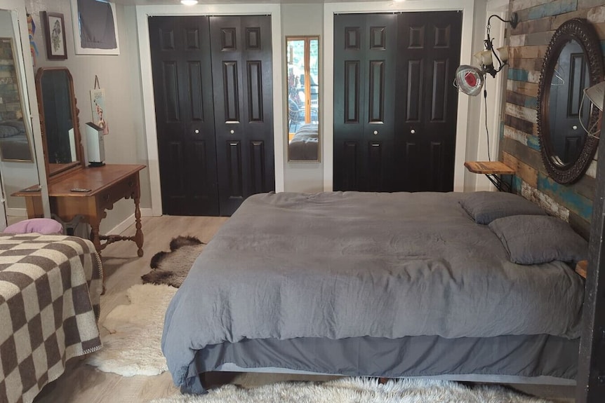 Maple St. King Suite - Free Daytime Ev Charging! - Viroqua, WI