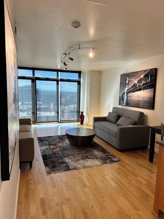 Charming Elegant High-rise Apartment In Heart Of Denver - Denver