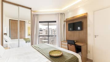 Apartamento | Secretária, secretária adequada para computadores portáteis