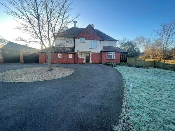 6 Bed-sleeps 8 Gym-hottub-garden-parking - Brístol