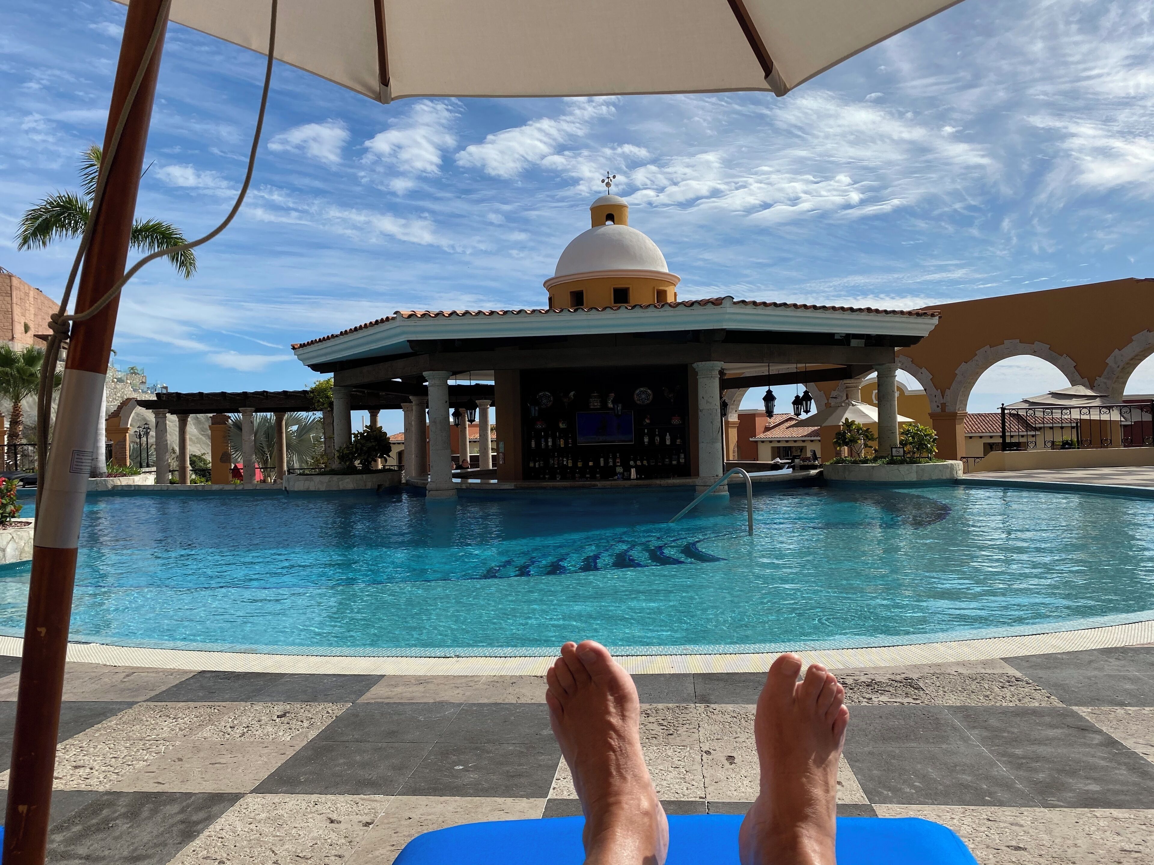 Bar à beira da piscina