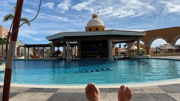 Bar à beira da piscina
