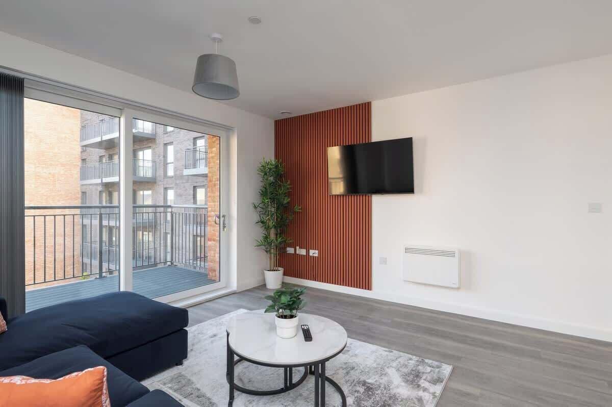 Luxury 1bed| Canal Views|free Parking|central Mk - Milton Keynes