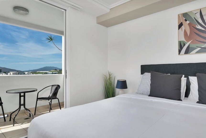 Coastal Chic In Heart Of Cairns With Rooftop Pool - Cairns