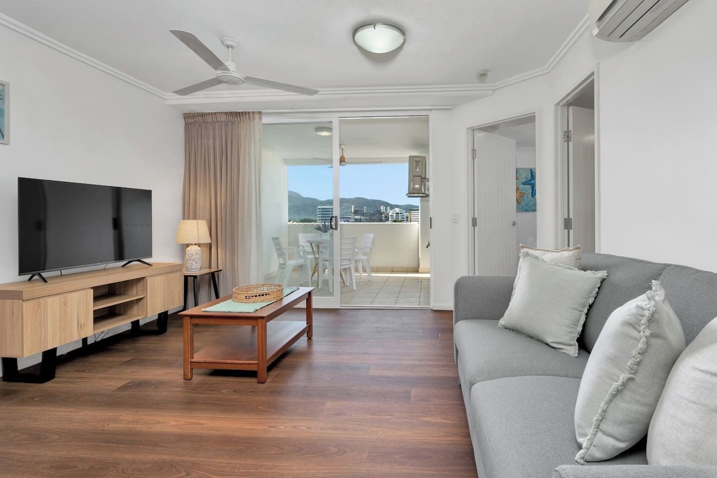 Central Plaza Adjacent Apartments W Rooftop Pool - Cairns